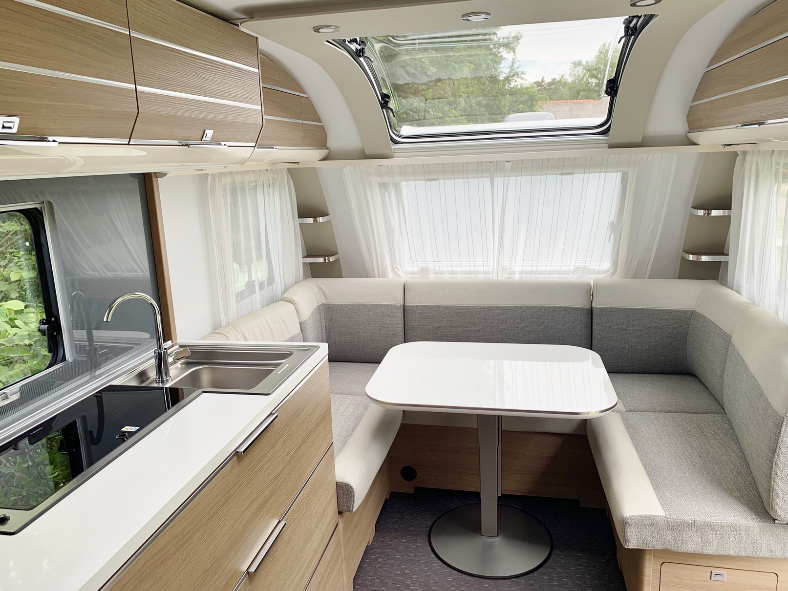 Adria caravan 2020: de nieuwe Adria Adora 2020 modellen ! - MEERBEEK ...