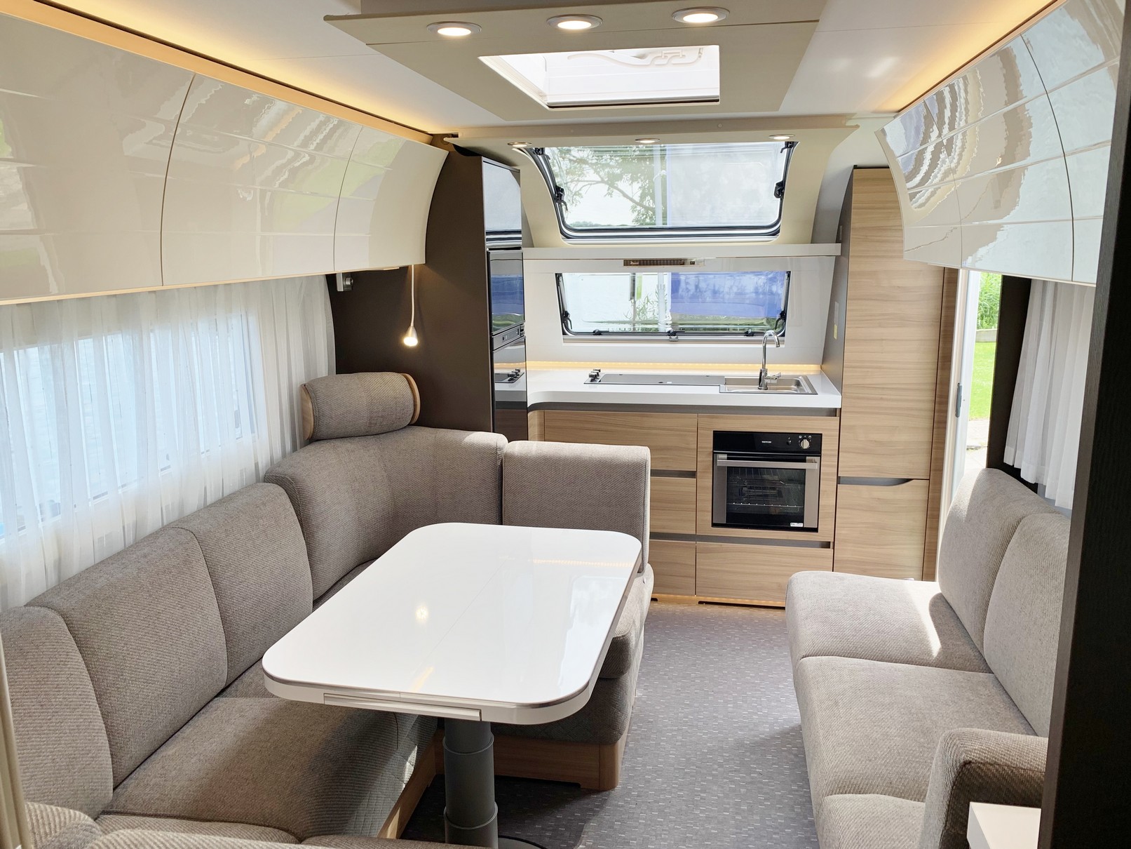 Adria caravans 2021: de nieuwe Adria Alpina 2021 caravan - MEERBEEK ...