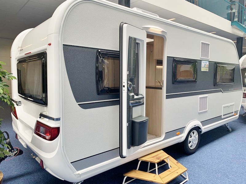 HOBBY 2020 CARAVANS - DE LUXE EDITION 2020 CARAVAN - MEERBEEK caravans ...