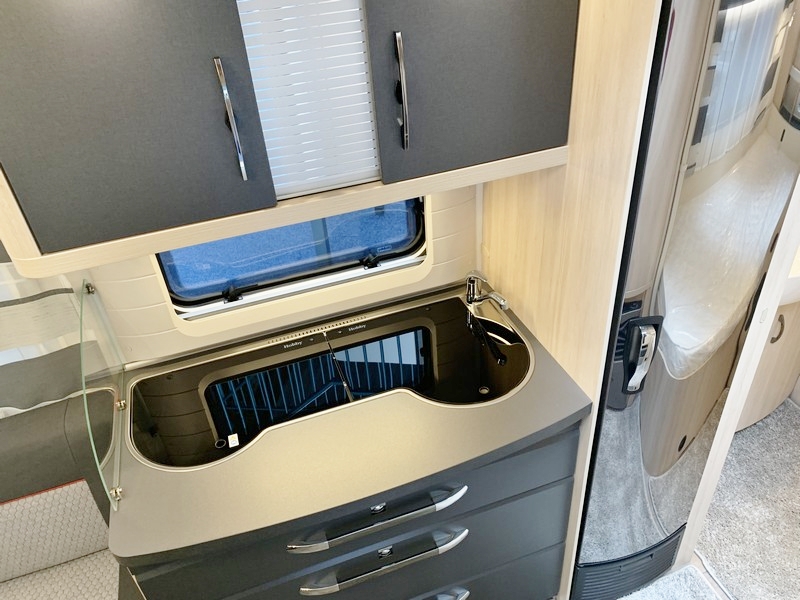 HOBBY 2020 CARAVANS - DE LUXE EDITION 2020 CARAVAN - MEERBEEK caravans ...