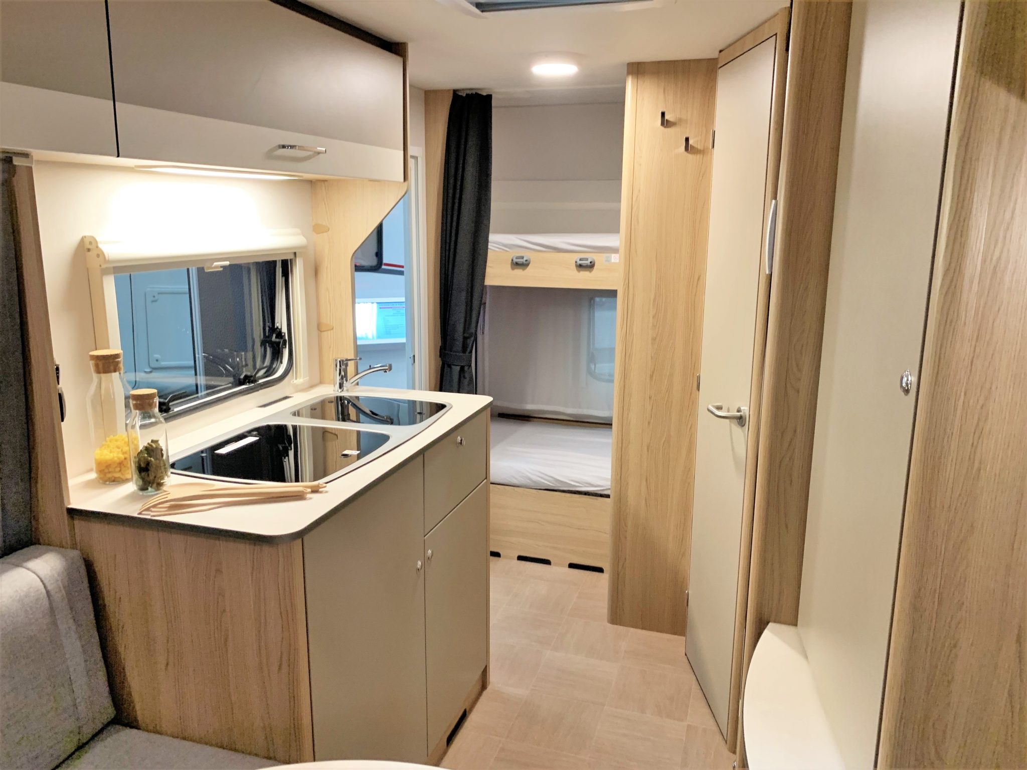 LMC 2024 CARAVANS – LMC SASSINO 2024 - MEERBEEK caravans & campers